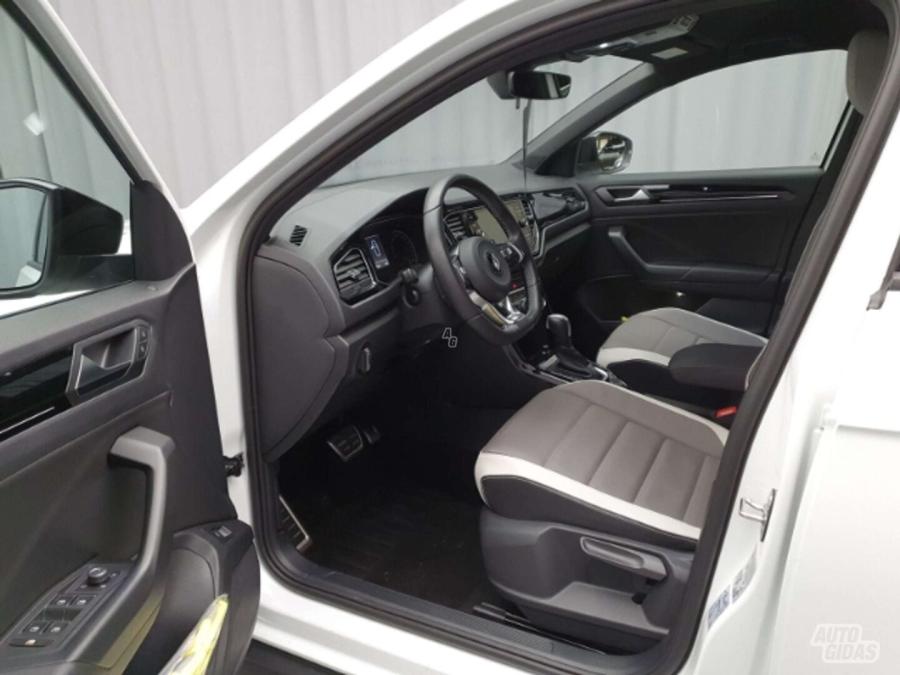 White Volkswagen T-Roc 2021 in Kaunas, with an engine capacity of 2.00 L and mileage of 18 thousand km for 30630 €, photo 7 on AUTOMOTO.COM.LV