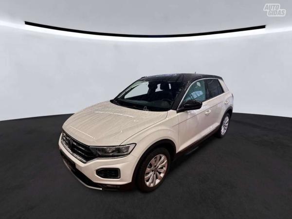 Balts Volkswagen T-Roc 2021 Kauņa, ar dzinēja tilpumu 1.50 L un nobraukumu 20 tūkst. km par 27804 €, foto 2 vietnē AUTOMOTO.COM.LV