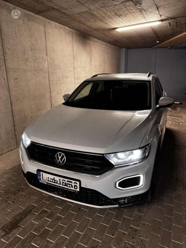 Balts Volkswagen T-Roc 2021 Viļņa, ar dzinēja tilpumu 1.50 L un nobraukumu 65 tūkst. km par 21000 €, foto 2 vietnē AUTOMOTO.COM.LV