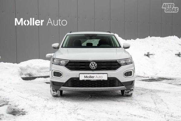White Volkswagen T-Roc 2021 in Vilnius, with an engine capacity of 1.50 L and mileage of 69 thousand km for 18500 €, photo 2 on AUTOMOTO.COM.LV