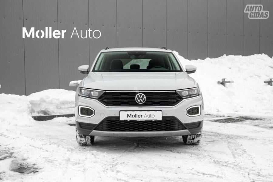 Balts Volkswagen T-Roc 2021 Viļņa, ar dzinēja tilpumu 1.50 L un nobraukumu 69 tūkst. km par 18500 €, foto 2 vietnē AUTOMOTO.COM.LV