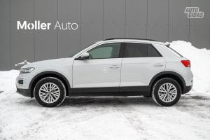 Balts Volkswagen T-Roc 2021 Viļņa, ar dzinēja tilpumu 1.50 L un nobraukumu 69 tūkst. km par 18500 €, foto 3 vietnē AUTOMOTO.COM.LV