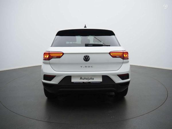 Balts Volkswagen T-Roc 2021 Viļņa, ar dzinēja tilpumu 1.00 L un nobraukumu 113 tūkst. km par 13400 €, foto 5 vietnē AUTOMOTO.COM.LV