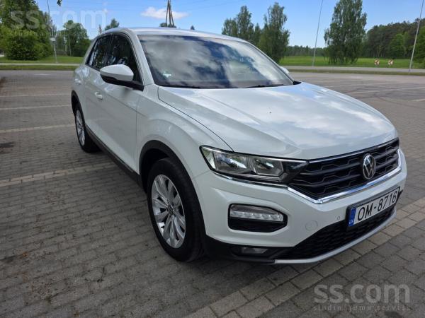 White Volkswagen T-Roc 2021 in Jelgava, with an engine capacity of 2.00 L and mileage of 188 thousand km for 16990 €, photo 3 on AUTOMOTO.COM.LV