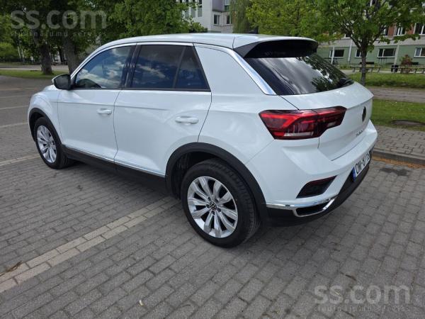 White Volkswagen T-Roc 2021 in Jelgava, with an engine capacity of 2.00 L and mileage of 188 thousand km for 16990 €, photo 7 on AUTOMOTO.COM.LV