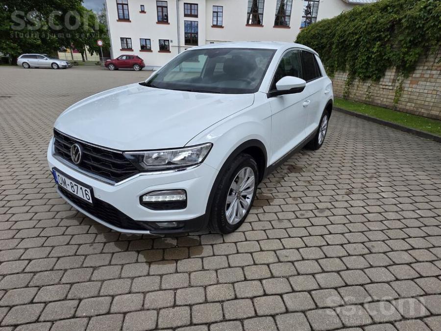 White Volkswagen T-Roc 2021 in Jelgava, with an engine capacity of 2.00 L and mileage of 188 thousand km for 16500 €, photo 1 on AUTOMOTO.COM.LV