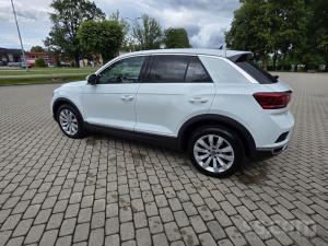 White Volkswagen T-Roc 2021 in Jelgava, with an engine capacity of 2.00 L and mileage of 188 thousand km for 16500 €, photo 9 on AUTOMOTO.COM.LV