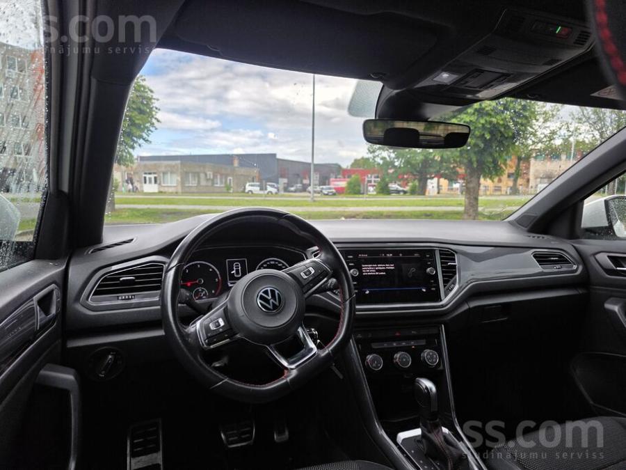 White Volkswagen T-Roc 2021 in Jelgava, with an engine capacity of 2.00 L and mileage of 188 thousand km for 16500 €, photo 12 on AUTOMOTO.COM.LV