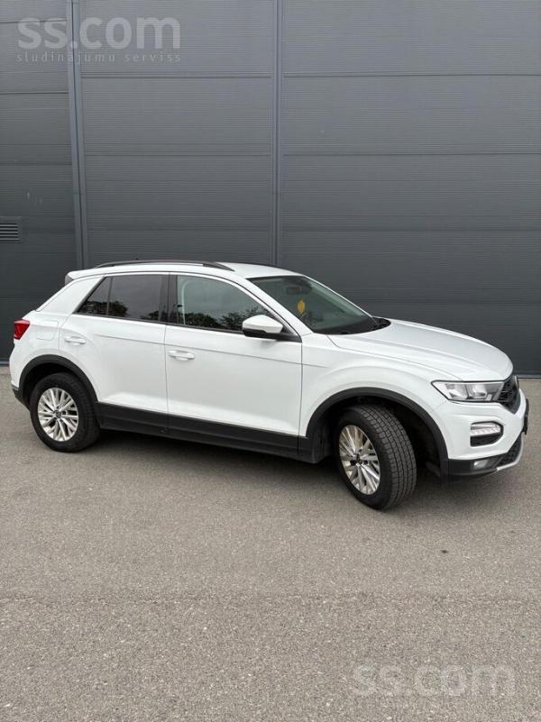 Balts Volkswagen T-Roc 2021 Rīga, ar dzinēja tilpumu 1.50 L un nobraukumu 229 tūkst. km par 11890 €, foto 1 vietnē AUTOMOTO.COM.LV