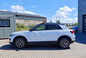 White Volkswagen T-Roc 2021 in Liepaja, with an engine capacity of 1.50 L and mileage of 73 thousand km for 19900 €, photo 3 on AUTOMOTO.COM.LV