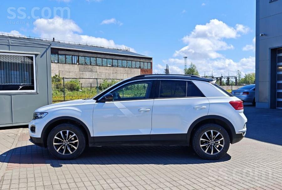 White Volkswagen T-Roc 2021 in Liepaja, with an engine capacity of 1.50 L and mileage of 73 thousand km for 19900 €, photo 3 on AUTOMOTO.COM.LV