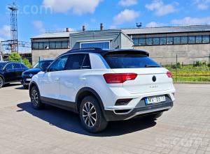 White Volkswagen T-Roc 2021 in Liepaja, with an engine capacity of 1.50 L and mileage of 73 thousand km for 19900 €, photo 4 on AUTOMOTO.COM.LV
