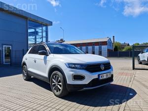White Volkswagen T-Roc 2021 in Liepaja, with an engine capacity of 1.50 L and mileage of 73 thousand km for 19900 €, photo 8 on AUTOMOTO.COM.LV
