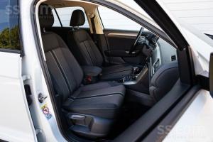 Balts Volkswagen T-Roc 2021 Rīga, ar dzinēja tilpumu 1.50 L un nobraukumu 51 tūkst. km par 19950 €, foto 7 vietnē AUTOMOTO.COM.LV