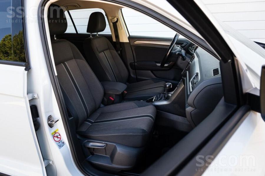 Balts Volkswagen T-Roc 2021 Rīga, ar dzinēja tilpumu 1.50 L un nobraukumu 51 tūkst. km par 19950 €, foto 7 vietnē AUTOMOTO.COM.LV