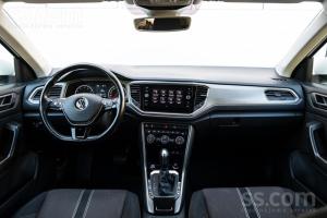 Balts Volkswagen T-Roc 2021 Rīga, ar dzinēja tilpumu 1.50 L un nobraukumu 51 tūkst. km par 19950 €, foto 10 vietnē AUTOMOTO.COM.LV
