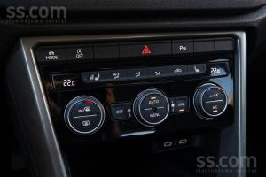 Balts Volkswagen T-Roc 2021 Rīga, ar dzinēja tilpumu 1.50 L un nobraukumu 51 tūkst. km par 19950 €, foto 15 vietnē AUTOMOTO.COM.LV