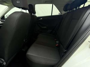 White Volkswagen T-Roc 2021 in Vilnius, with an engine capacity of 1.00 L and mileage of 79 thousand km for 13990 €, photo 12 on AUTOMOTO.COM.LV