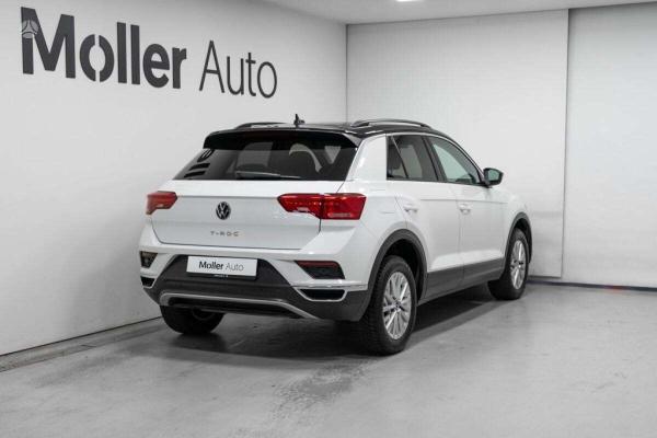 White Volkswagen T-Roc 2021 in Vilnius, with an engine capacity of 1.50 L and mileage of 70 thousand km for 19900 €, photo 3 on AUTOMOTO.COM.LV