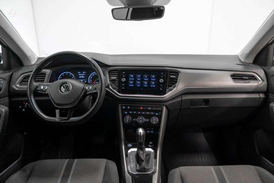 Balts Volkswagen T-Roc 2021 Viļņa, ar dzinēja tilpumu 1.50 L un nobraukumu 70 tūkst. km par 19900 €, foto 14 vietnē AUTOMOTO.COM.LV