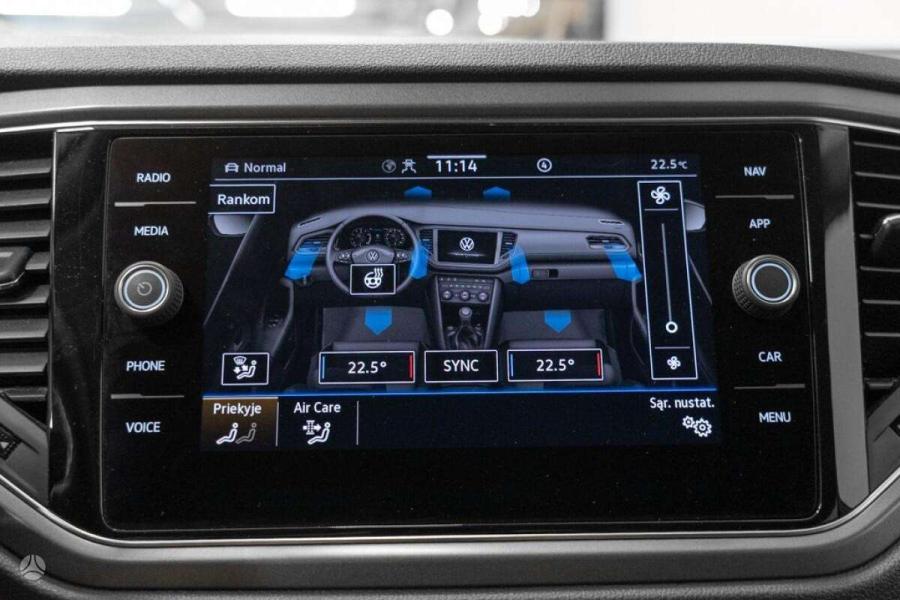Balts Volkswagen T-Roc 2021 Viļņa, ar dzinēja tilpumu 1.50 L un nobraukumu 70 tūkst. km par 19900 €, foto 20 vietnē AUTOMOTO.COM.LV