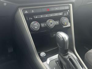 Balts Volkswagen T-Roc 2021 Viļņa, ar dzinēja tilpumu 1.50 L un nobraukumu 169 tūkst. km par 18000 €, foto 42 vietnē AUTOMOTO.COM.LV