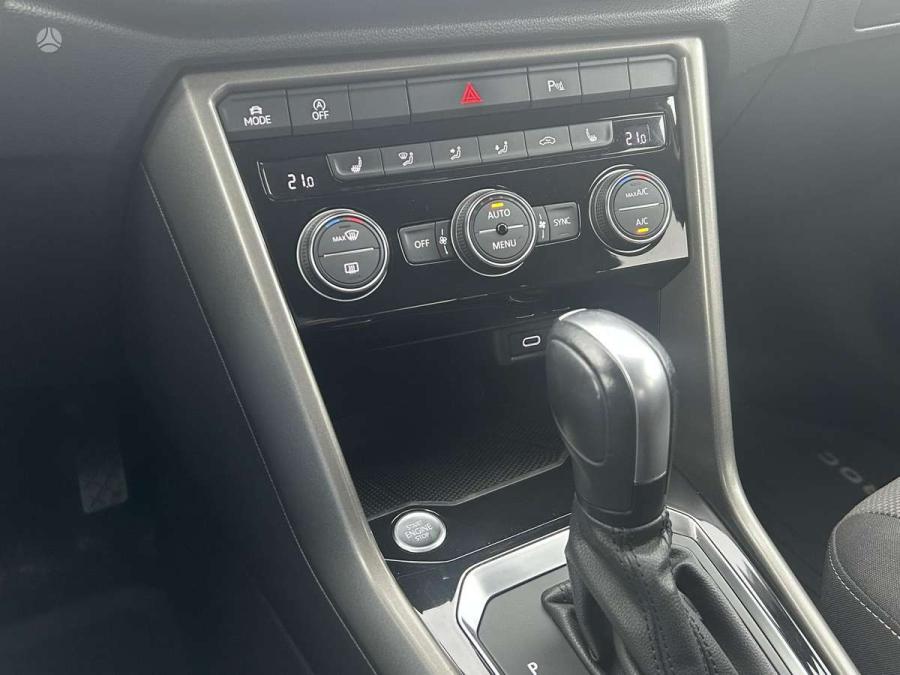 Balts Volkswagen T-Roc 2021 Viļņa, ar dzinēja tilpumu 1.50 L un nobraukumu 169 tūkst. km par 18000 €, foto 43 vietnē AUTOMOTO.COM.LV