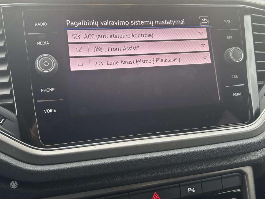 Balts Volkswagen T-Roc 2021 Viļņa, ar dzinēja tilpumu 1.50 L un nobraukumu 169 tūkst. km par 18000 €, foto 44 vietnē AUTOMOTO.COM.LV