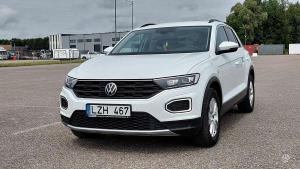 White Volkswagen T-Roc 2021 in Vilnius, with an engine capacity of 1.50 L and mileage of 170 thousand km for 17800 €, photo 4 on AUTOMOTO.COM.LV