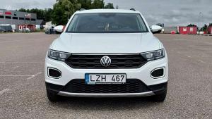 White Volkswagen T-Roc 2021 in Vilnius, with an engine capacity of 1.50 L and mileage of 170 thousand km for 17800 €, photo 9 on AUTOMOTO.COM.LV