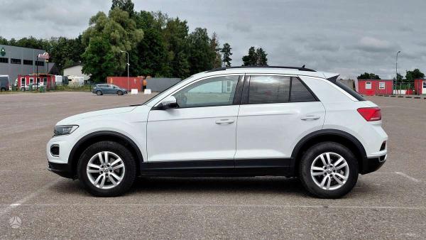 Balts Volkswagen T-Roc 2021 Viļņa, ar dzinēja tilpumu 1.50 L un nobraukumu 170 tūkst. km par 17800 €, foto 10 vietnē AUTOMOTO.COM.LV