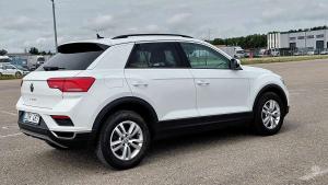White Volkswagen T-Roc 2021 in Vilnius, with an engine capacity of 1.50 L and mileage of 170 thousand km for 17800 €, photo 14 on AUTOMOTO.COM.LV