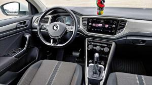White Volkswagen T-Roc 2021 in Vilnius, with an engine capacity of 1.50 L and mileage of 170 thousand km for 17800 €, photo 17 on AUTOMOTO.COM.LV