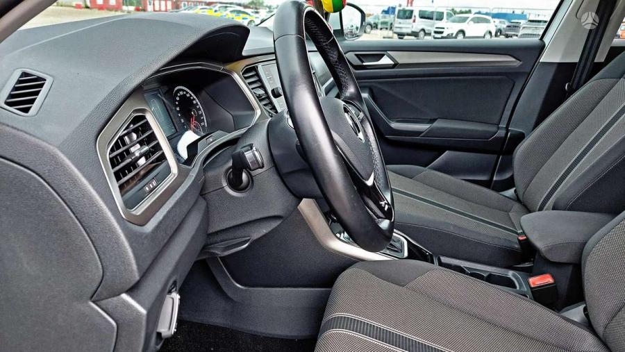White Volkswagen T-Roc 2021 in Vilnius, with an engine capacity of 1.50 L and mileage of 170 thousand km for 17800 €, photo 22 on AUTOMOTO.COM.LV
