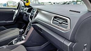 White Volkswagen T-Roc 2021 in Vilnius, with an engine capacity of 1.50 L and mileage of 170 thousand km for 17800 €, photo 25 on AUTOMOTO.COM.LV