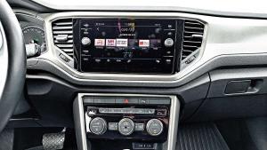White Volkswagen T-Roc 2021 in Vilnius, with an engine capacity of 1.50 L and mileage of 170 thousand km for 17800 €, photo 26 on AUTOMOTO.COM.LV