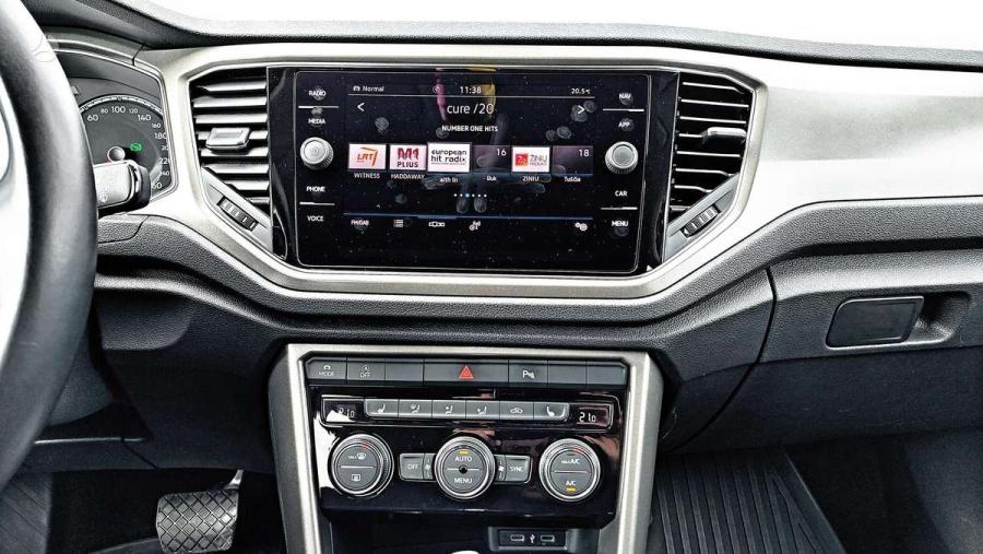 White Volkswagen T-Roc 2021 in Vilnius, with an engine capacity of 1.50 L and mileage of 170 thousand km for 17800 €, photo 26 on AUTOMOTO.COM.LV