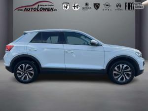 White Volkswagen T-Roc 2022 in Kaunas, with an engine capacity of 1.00 L and mileage of 23 thousand km for 21834 €, photo 5 on AUTOMOTO.COM.LV