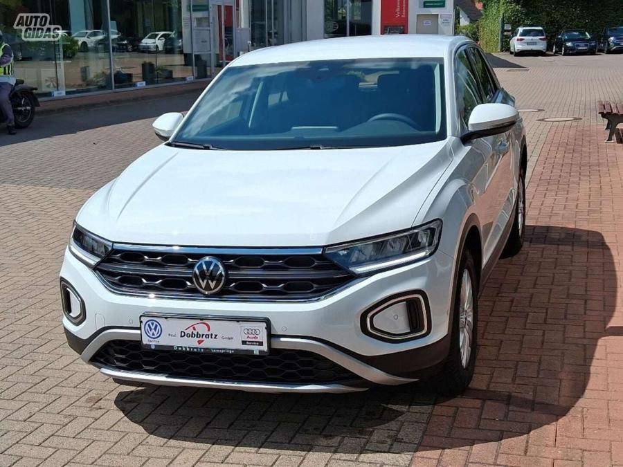 White Volkswagen T-Roc 2022 in Kaunas, with an engine capacity of 1.00 L and mileage of 47 thousand km for 22641 €, photo 3 on AUTOMOTO.COM.LV