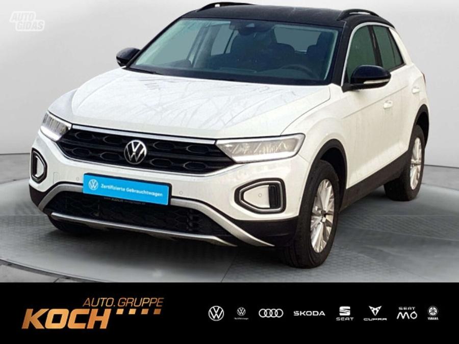 White Volkswagen T-Roc 2022 in Kaunas, with an engine capacity of 1.00 L and mileage of 27 thousand km for 23122 €, photo 1 on AUTOMOTO.COM.LV
