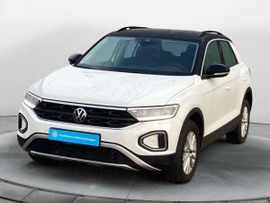 White Volkswagen T-Roc 2022 in Kaunas, with an engine capacity of 1.00 L and mileage of 27 thousand km for 23122 €, photo 2 on AUTOMOTO.COM.LV