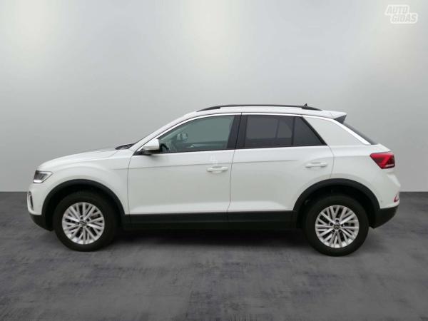 White Volkswagen T-Roc 2022 in Kaunas, with an engine capacity of 1.50 L and mileage of 11 thousand km for 28276 €, photo 5 on AUTOMOTO.COM.LV