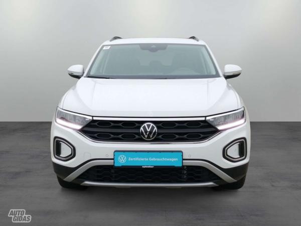 White Volkswagen T-Roc 2022 in Kaunas, with an engine capacity of 1.50 L and mileage of 11 thousand km for 28276 €, photo 6 on AUTOMOTO.COM.LV