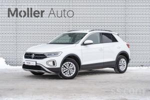Balts Volkswagen T-Roc 2022 Rīga, ar dzinēja tilpumu 1.50 L un nobraukumu 49 tūkst. km par 23900 €, foto  vietnē AUTOMOTO.COM.LV