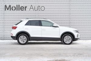 White Volkswagen T-Roc 2022 in Riga, with an engine capacity of 1.50 L and mileage of 49 thousand km for 23900 €, photo 5 on AUTOMOTO.COM.LV