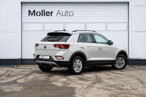 White Volkswagen T-Roc 2022 in Riga, with an engine capacity of 1.50 L and mileage of 74 thousand km for 23314 €, photo 3 on AUTOMOTO.COM.LV