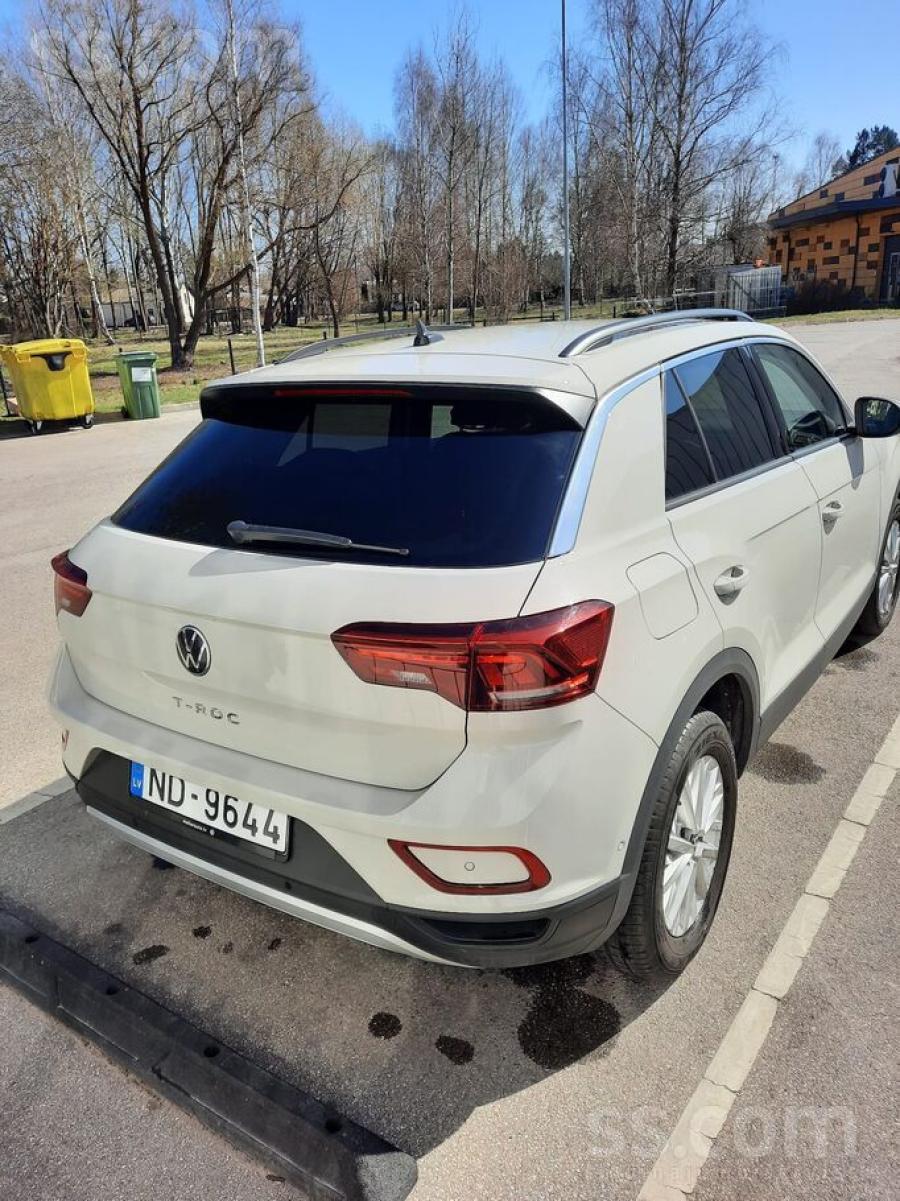 Balts Volkswagen T-Roc 2022 Rīga, ar dzinēja tilpumu 1.50 L un nobraukumu 21 tūkst. km par 20900 €, foto 6 vietnē AUTOMOTO.COM.LV