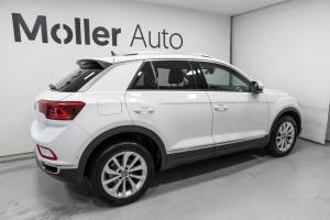 Balts Volkswagen T-Roc 2022 Viļņa, ar dzinēja tilpumu 1.50 L un nobraukumu 44 tūkst. km par 23500 €, foto 5 vietnē AUTOMOTO.COM.LV
