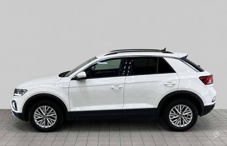 Balts Volkswagen T-Roc 2022 Kauņa, ar dzinēja tilpumu 1.50 L un nobraukumu 65 tūkst. km par 20800 €, foto 3 vietnē AUTOMOTO.COM.LV