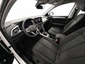 Balts Volkswagen T-Roc 2022 Kauņa, ar dzinēja tilpumu 1.50 L un nobraukumu 65 tūkst. km par 20800 €, foto 11 vietnē AUTOMOTO.COM.LV